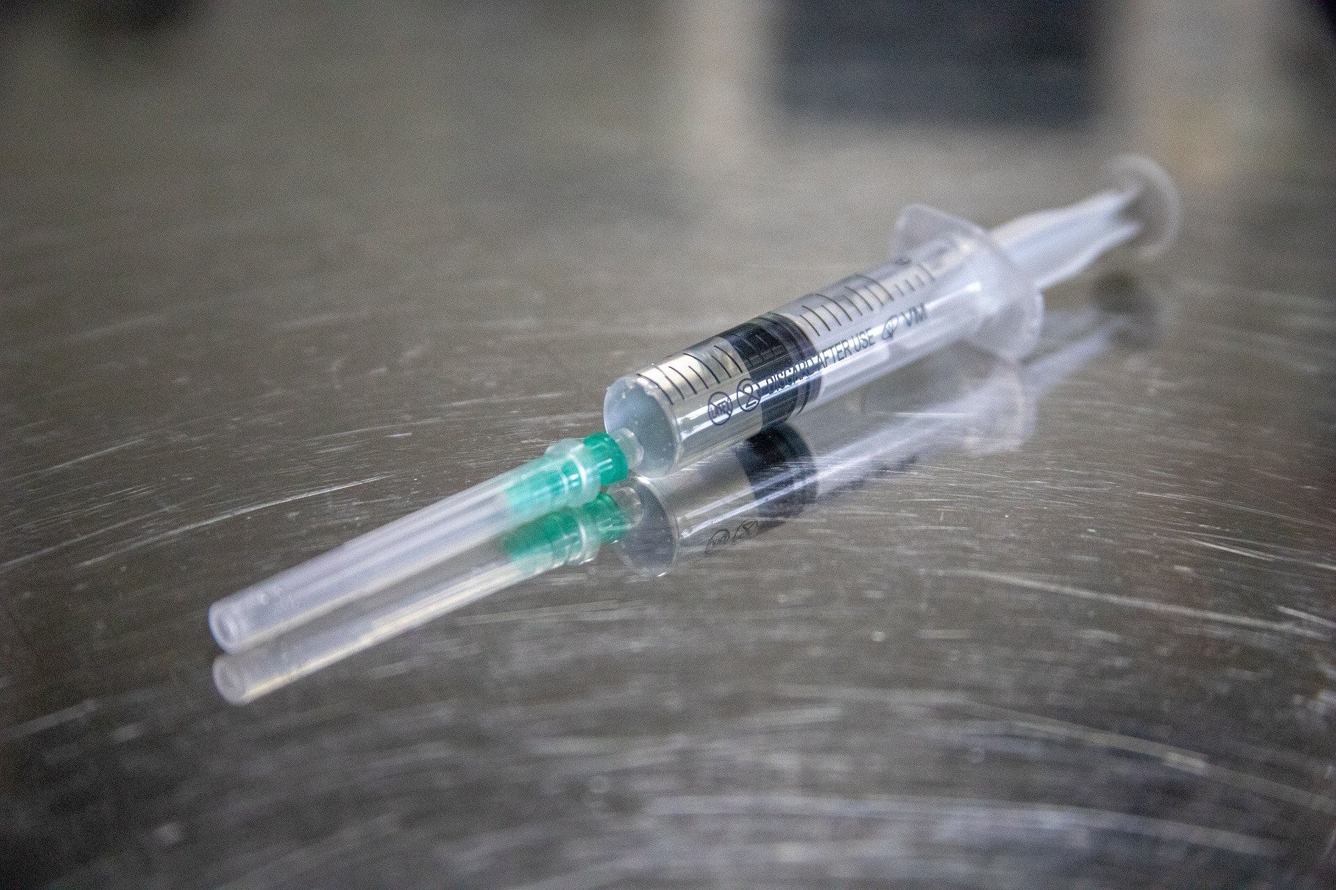 How Can I Decide Between Sermorelin and HGH Injections?